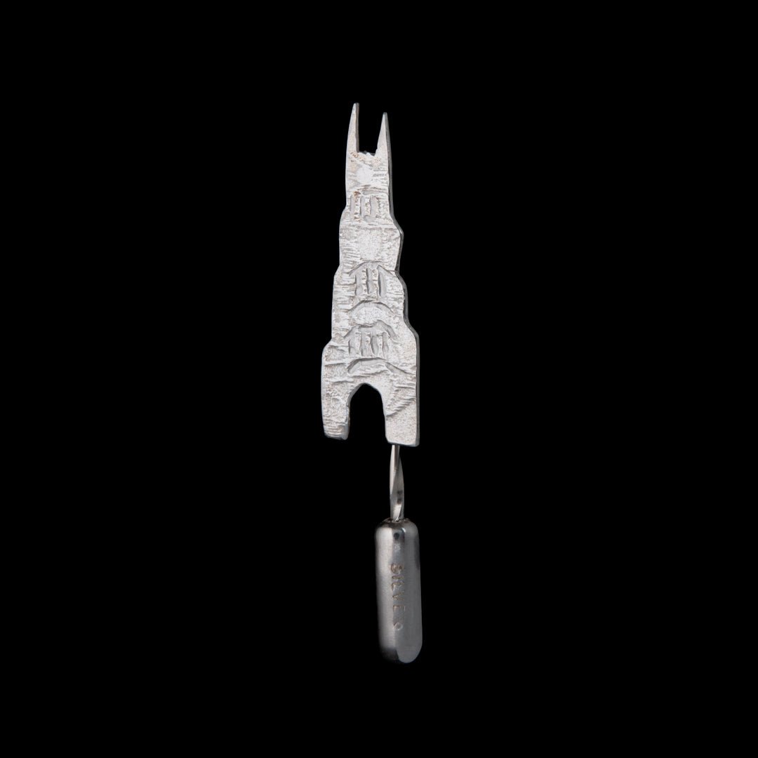 Queen's University Lapel Pin – NI Silver